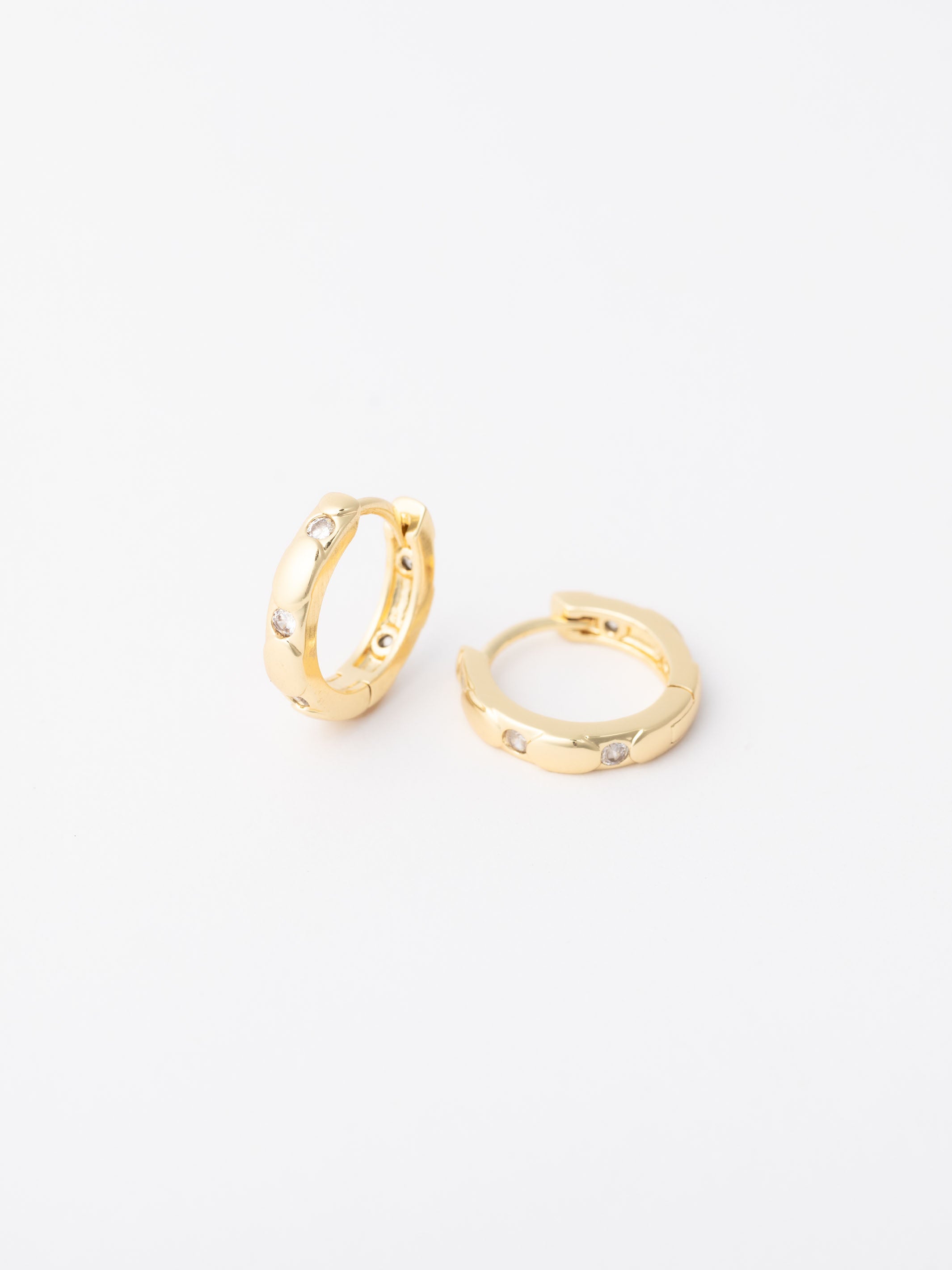 Bianca Huggie Earrings – MICHELLE MCDOWELL